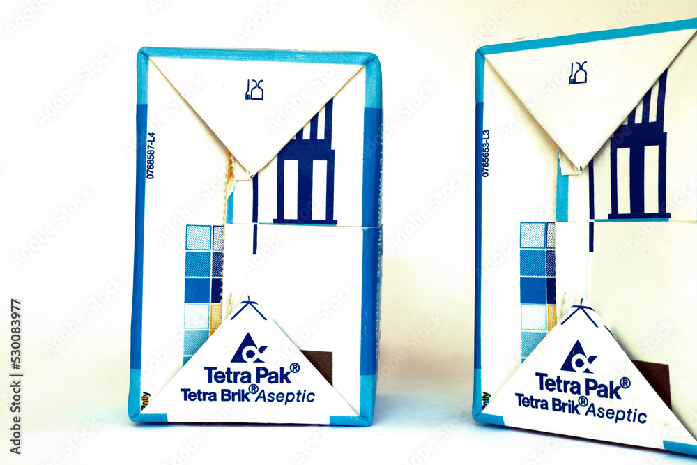Foto de Italy – September 12, 2022: TETRA PAK, multinational food ...
