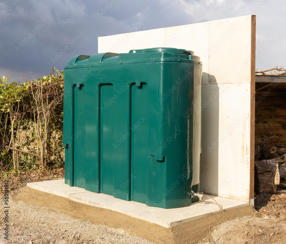 Newly installed domestic bunded 1000 litre heating oil tank with fire ...