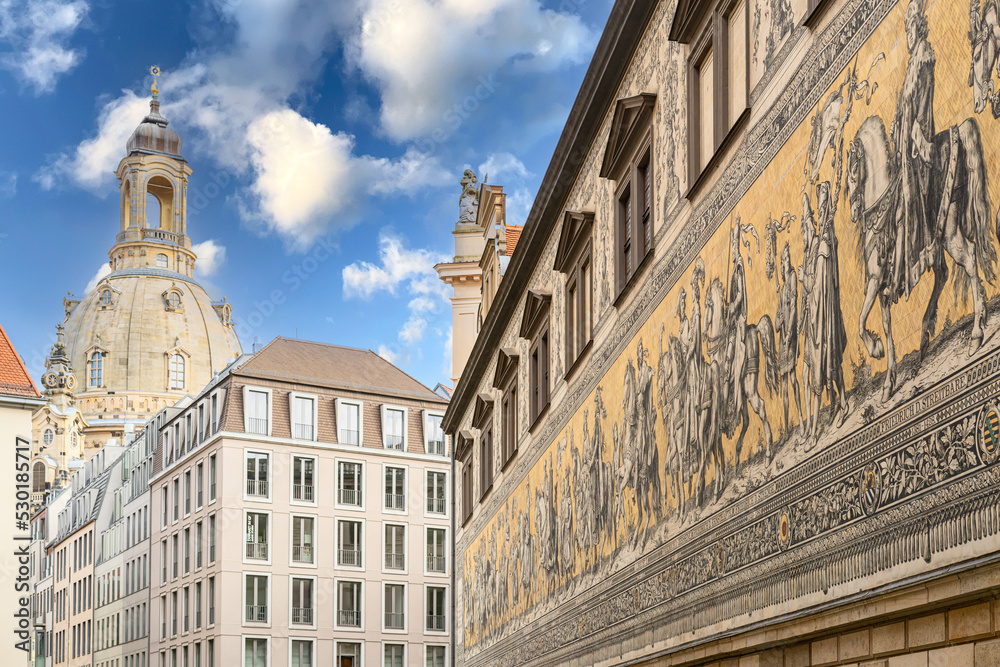 Public street view of the largest porcelain artwork in the world ...