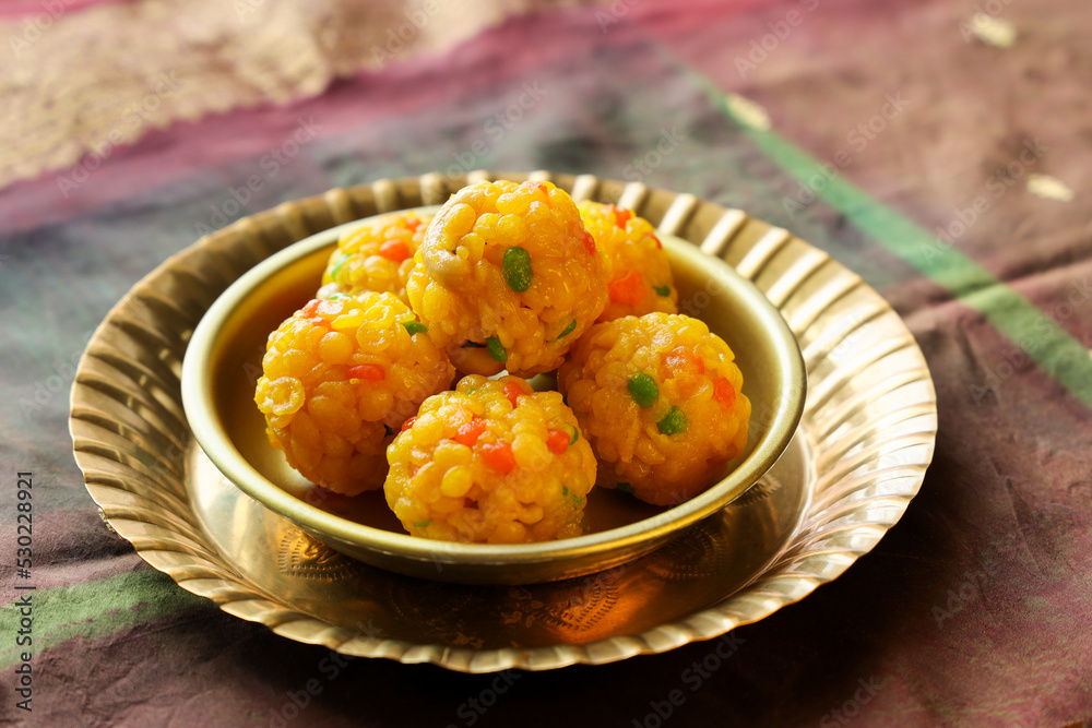 Motichoor Ladoo Rava Laddu Kesar besan boondi laddu Semolina Indian ...