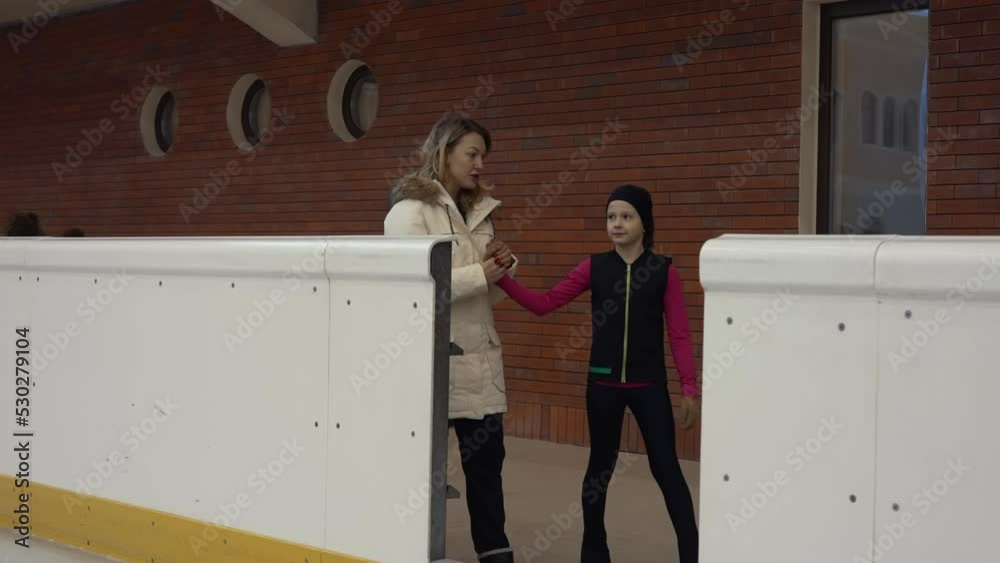Mom brought her daughter to ice arena for figure skating. Woman passes ...