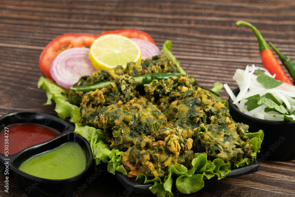 Indian Spinach Pakoda Also Called Palak Pakora, Pikora, Bhajiya, Pakodi ...