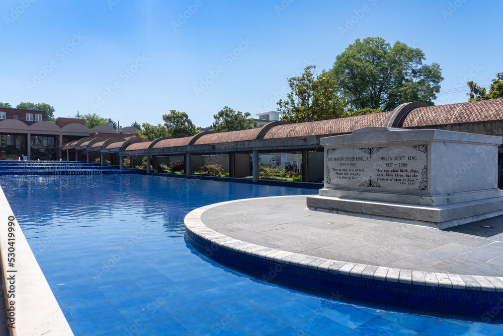 Reflecting pool surrounds tombs of Dr. Martin Luther King Jr. and ...