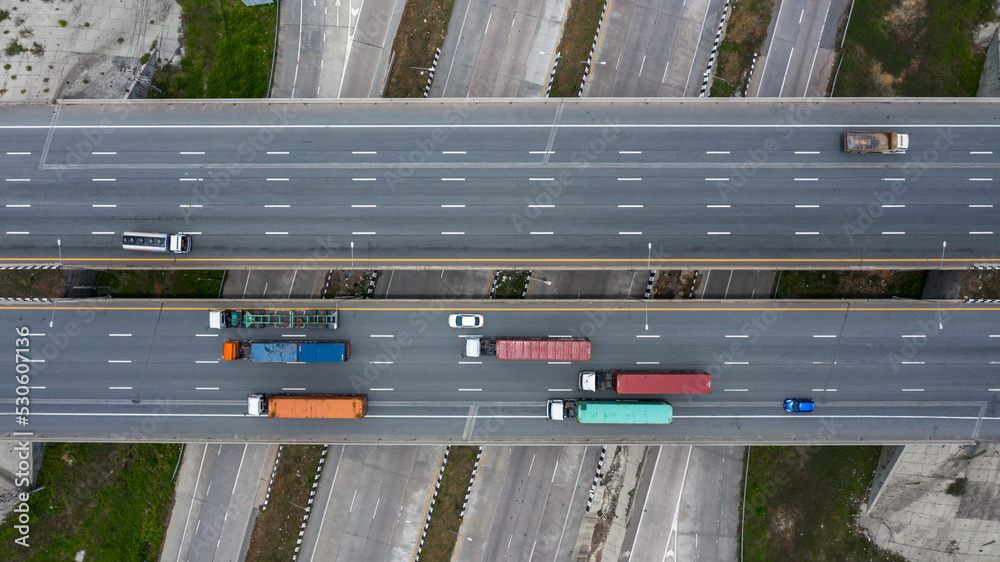 Foto de Aerial top view road traffic interchange in city, Aerial view ...