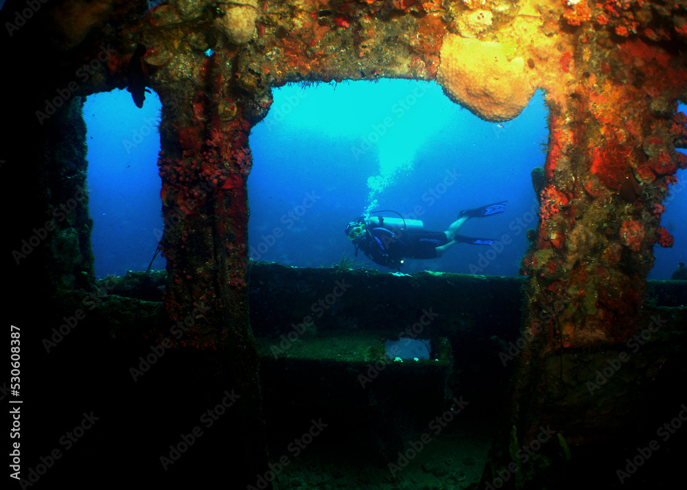 scuba dive , ship wreck , underwater scene , caribbean sea Stock Photo ...