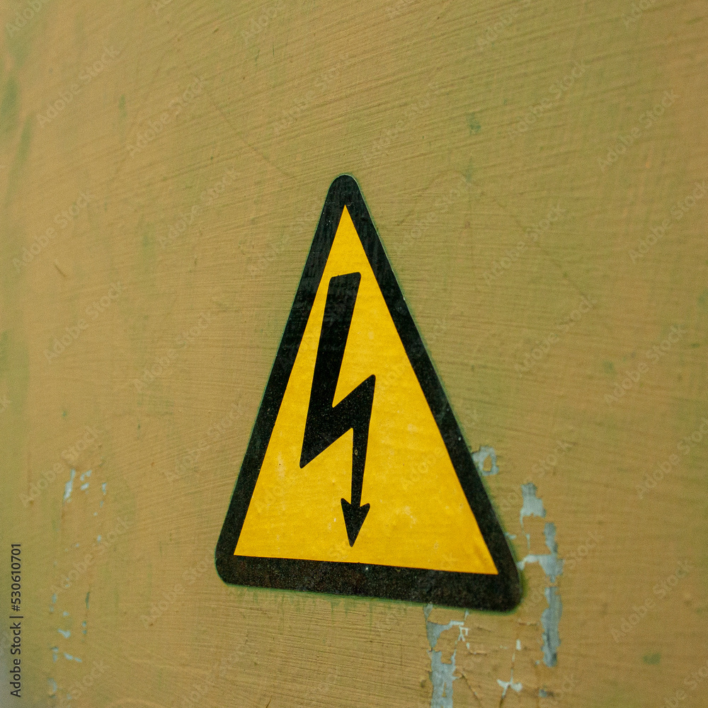 high voltage sign señal de alta tensión signe de haute tension Stock ...