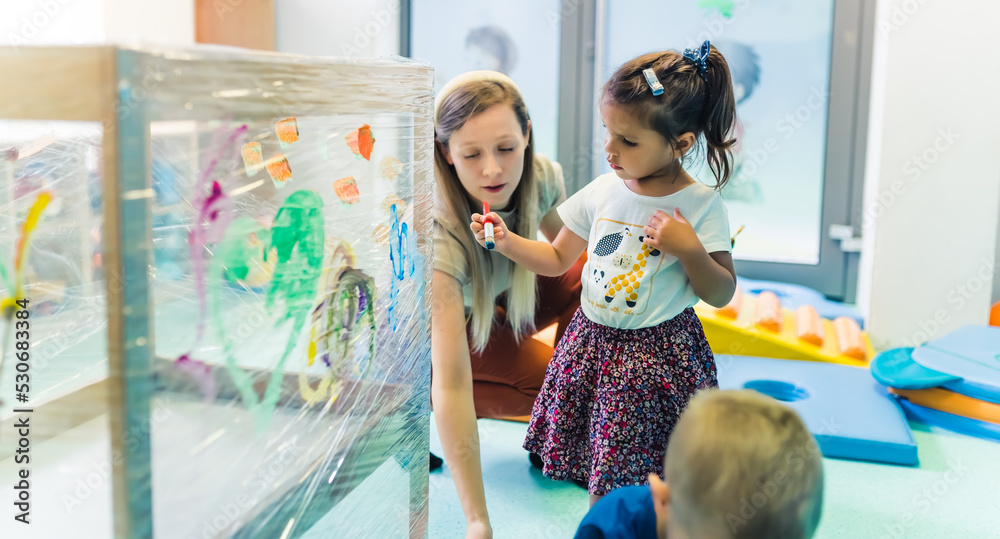 Cling film painting for improving kids imagination. Toddlers painting ...