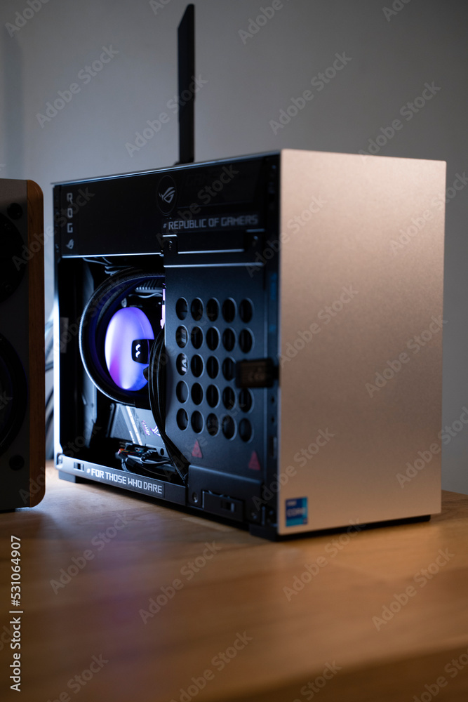 KL, MALAYSIA - Sept 9th, 2022 : A compact 11-litre ITX PC build by LIAN ...