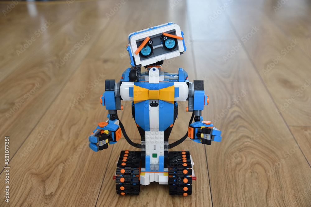 Lego Boost - cute robot Vernie with special abilities. Modern toy ...