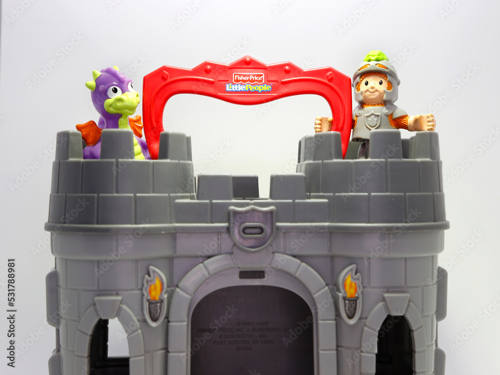 Fisher Price Little People. Castle with dragon and knight. Prince slays ...