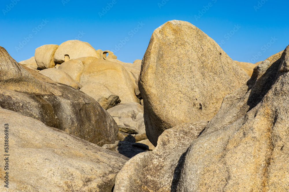 Foto de Acantilados de papel (Paper cliffs) in the Rías Altas zone in ...