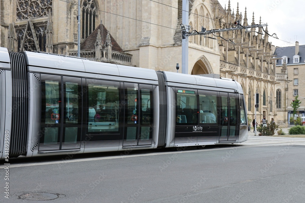 Le tramway, transports en commun, ville de Caen, département du ...