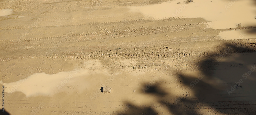 Foto de puddle mud dust clay reflection floor asphalt street path mall ...