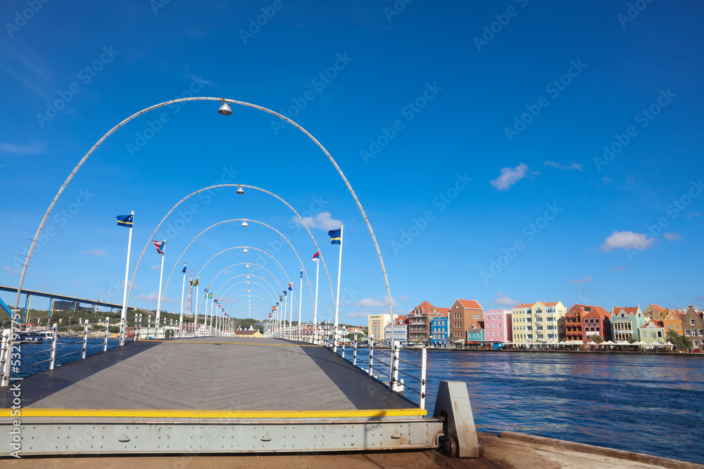 Queen Emma Pontoon Bridge Willemstad Curacao Curaҫao Dutch Caribbean ...