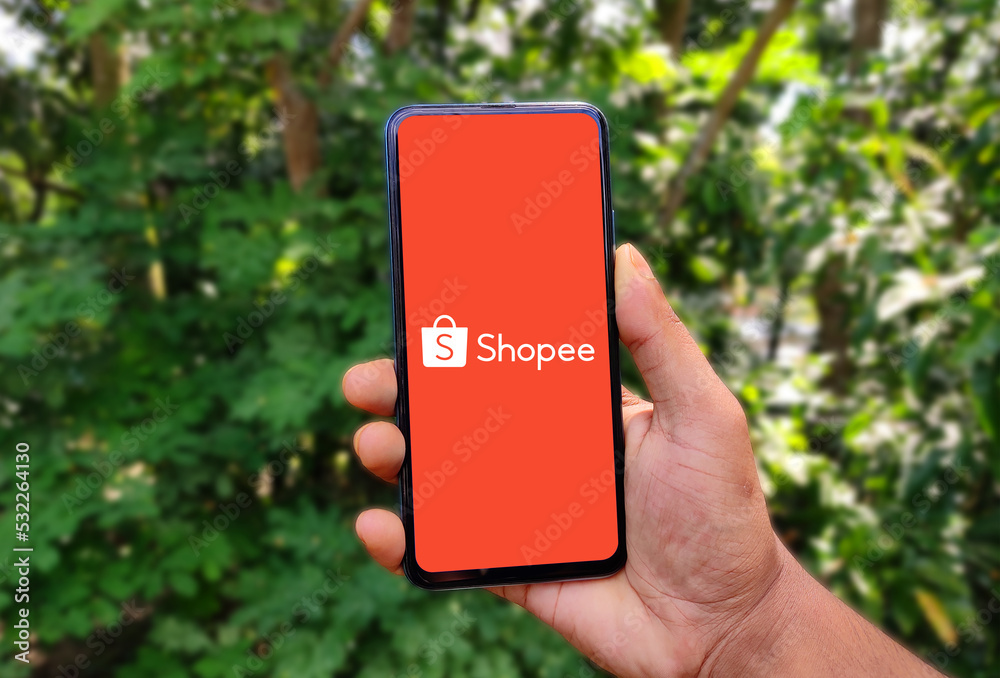 Faridpur, Bangladesh - 21 September 2022: Shopee logo on Laptop screen ...