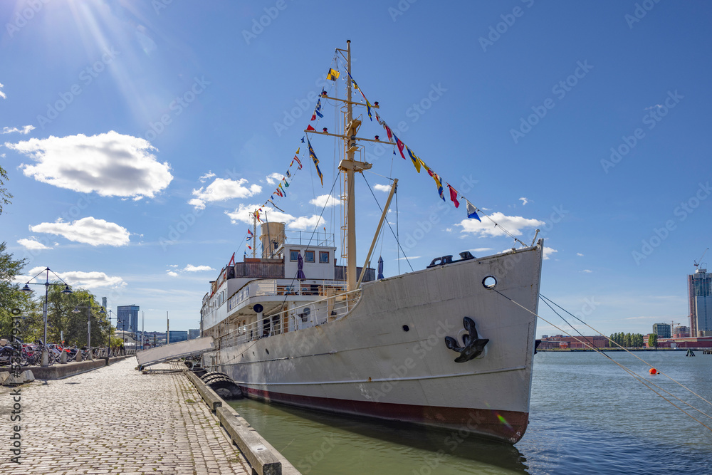 Fotka „ SS Marieholm was a private passenger ship that served in the ...
