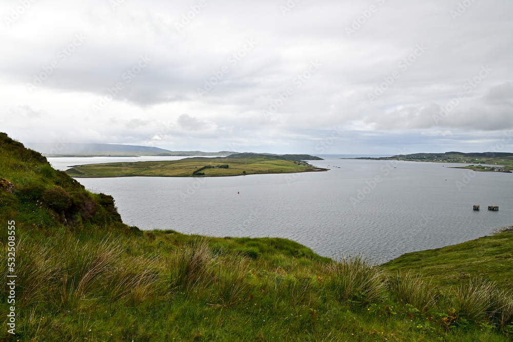 Blick auf den See Little Loch Broom, Meeresbucht an der Westküste ...