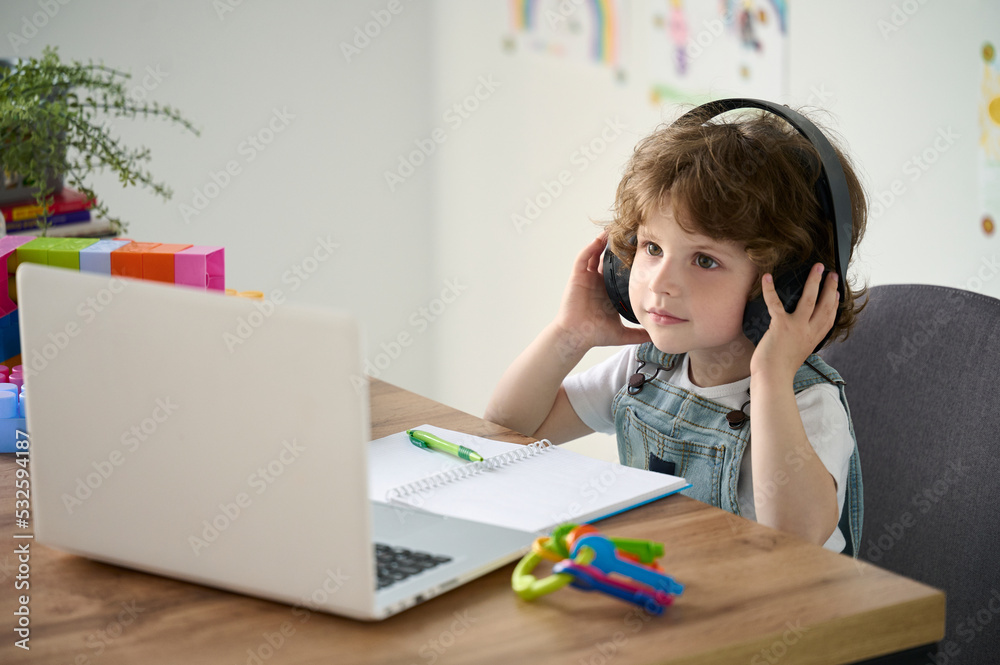 online learning Stock Photo | Adobe Stock