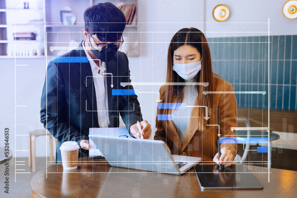 Foto de Project manager working and update tasks with milestones ...