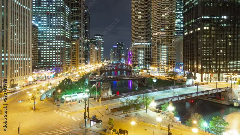 Time Lapse of the buildings in downtown Chicago and the Chicago river ...
