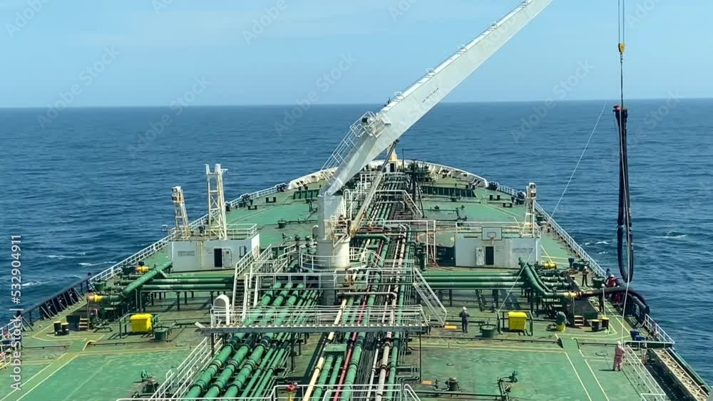 RIGGING AND TRANSFER OF CARGO HOSES IN OIL TANKER, FITTING OF CARGO ...