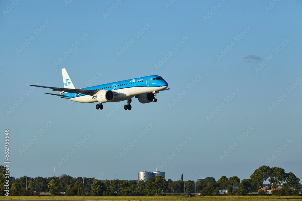 Amsterdam Airport Schiphol - Embraer E195-E2 of KLM Cityhopper lands ...