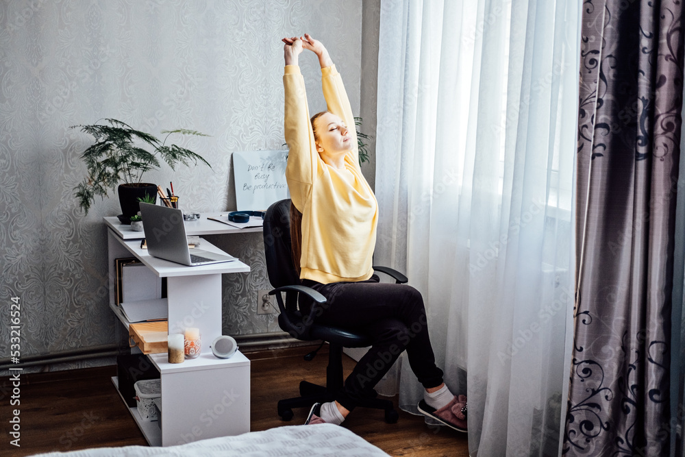 Workout at work. Office Exercises at desk, Desk Friendly Workplace ...