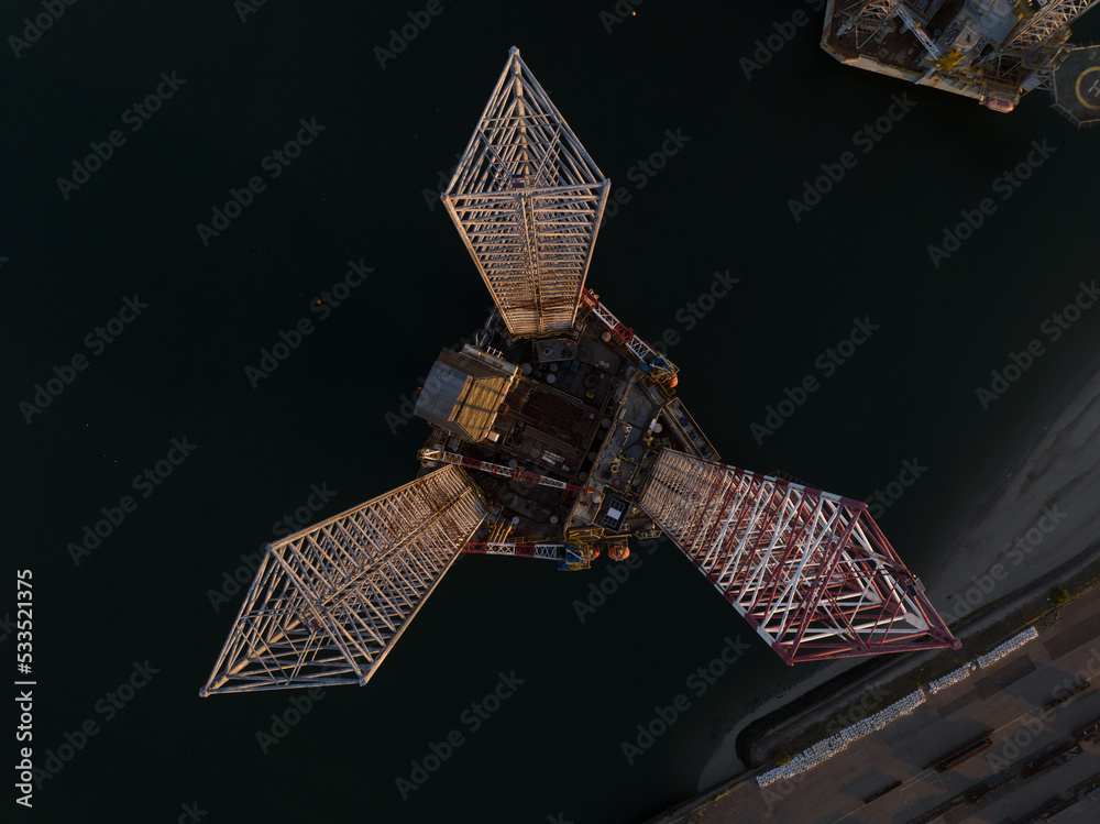 Offshore floating installation sea platform petroleum gas seabed ocean ...