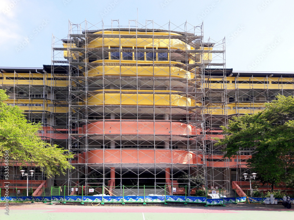 Kaohsiung, Taiwan - September 19, 2022: Scaffolding. School. put up ...