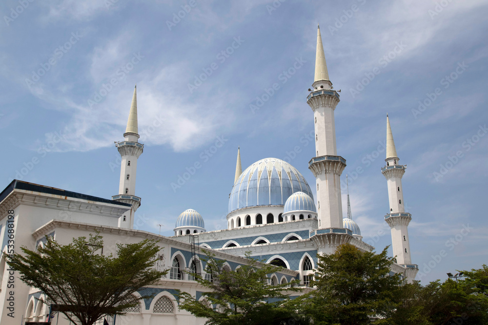 PAHANG, MALAYSIA, AUGUSTUS 10, 2022: Sultan Ahmad Shah 1 Mosque in ...