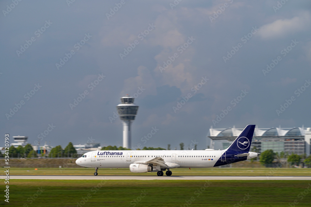Lufthansa Airbus A321-231 with the aircraft registration D-AIDF is ...