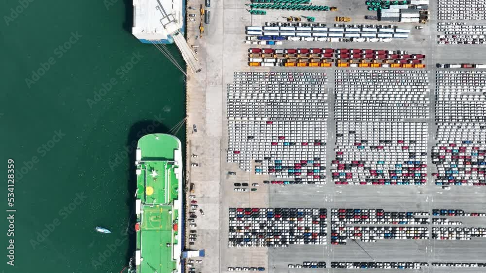 Many new cars running cargo ship, Ro-Ro Ship for import export shipping ...
