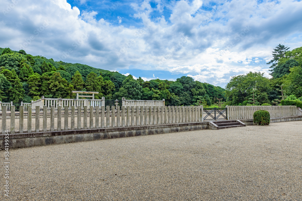 Kondayama Kofun of the World Heritage Site "Mozu-Furuichi Kofun Group ...