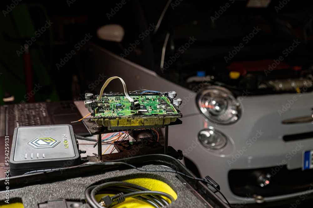 Car ecu bench reading method Stock Photo | Adobe Stock