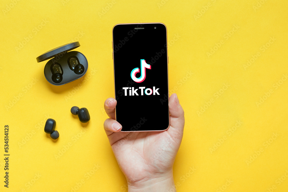 Bangkok, Thailand September 2022 Smartphone Tik Tok application icon ...