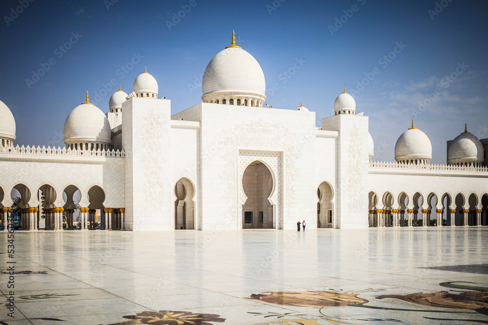 The Sheikh Zayed Mosque, the courtyard and exterior of the prayer hall ...