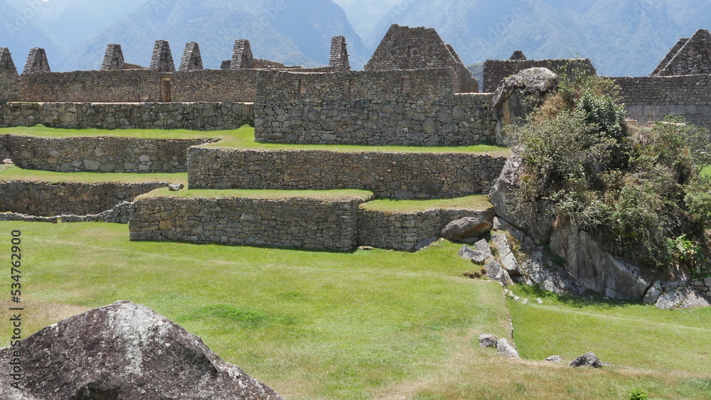 Le Temple De Raqchi Une Cit Des Incas Et Ses Alentours Avec Ses Murs