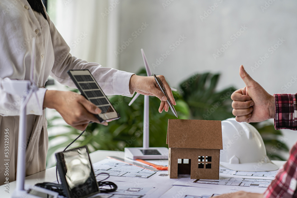 Meeting of female engineers and developers of renewable energy systems ...