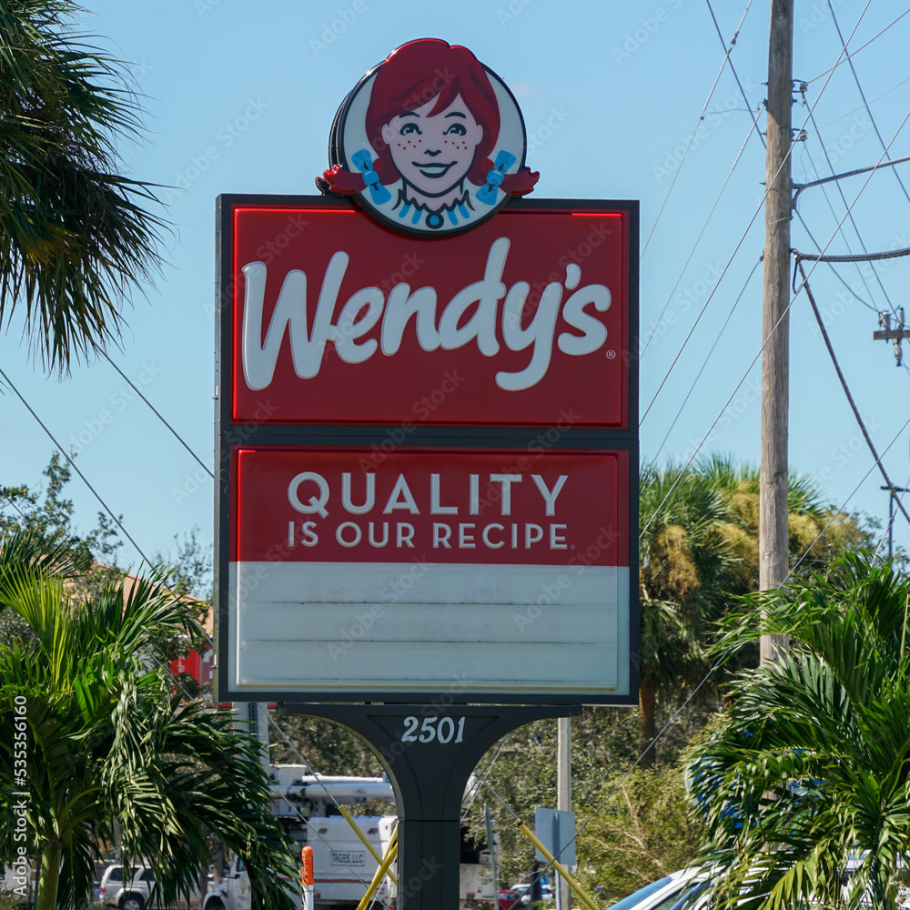 Wendy's fast food restaurant sign (North American fast food joint ...