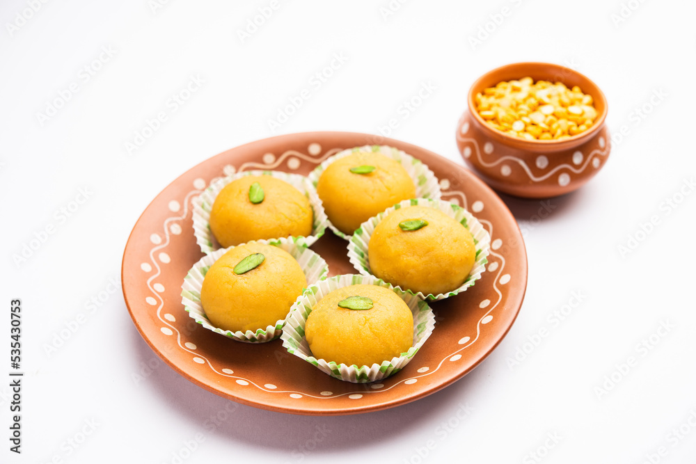 Besan Peda,pedha, pera. Popular Indian mithai prepared using gram flour ...