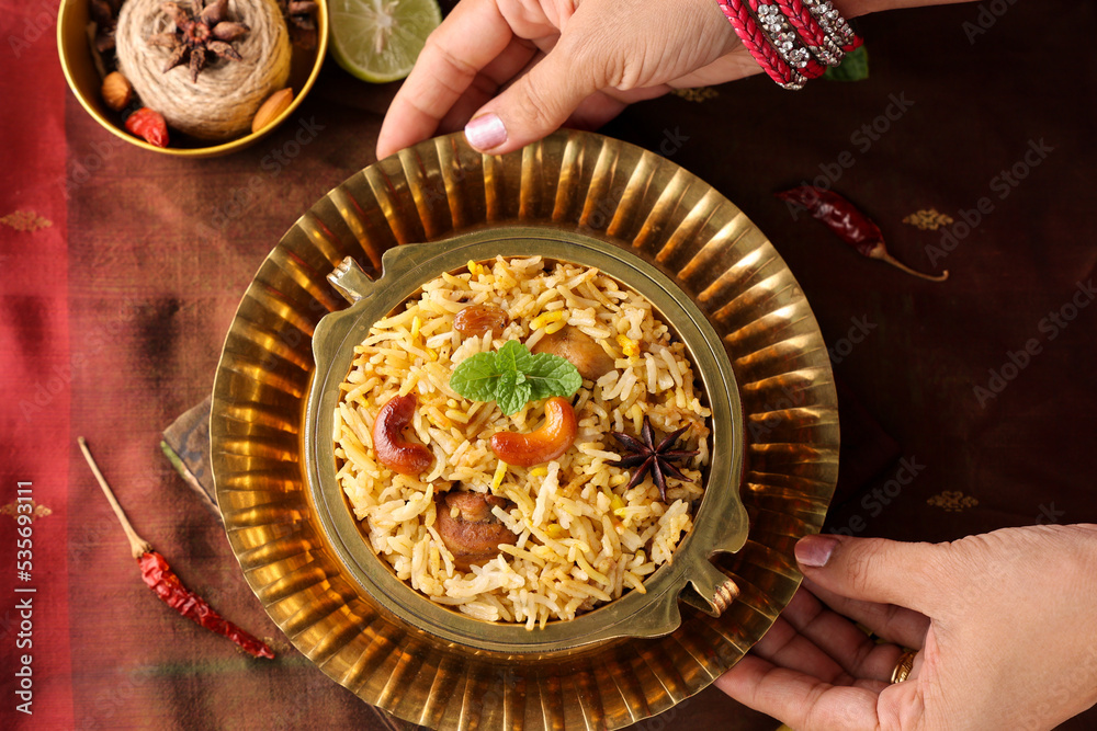 Chicken biryani Spicy Indian Malabar biryani Hyderabadi biryani, Dum ...