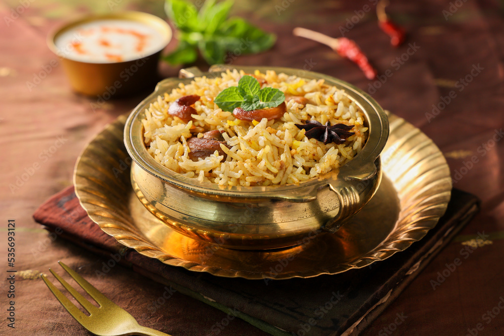 Chicken biryani Spicy Indian Malabar biryani Hyderabadi biryani, Dum ...