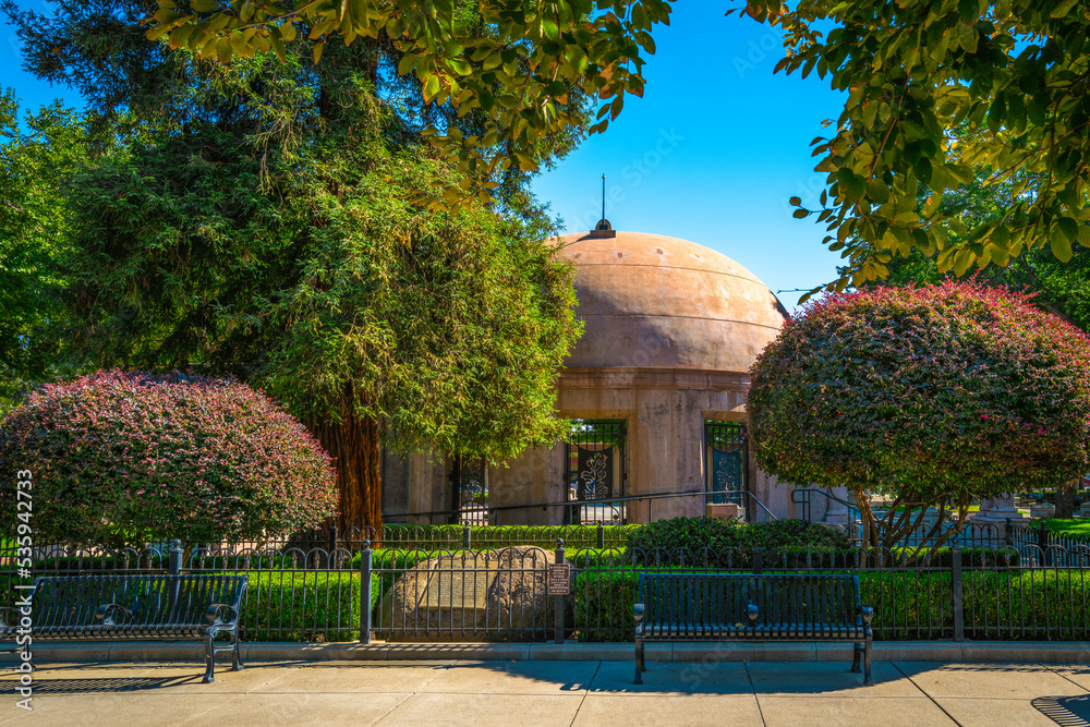 Chico City Plaza Dome and garden view from the street, autumn landscape ...