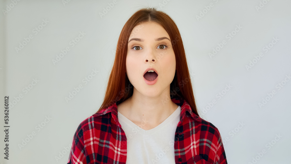 Surprised ginger girl student teenager feel good shock admiration ...