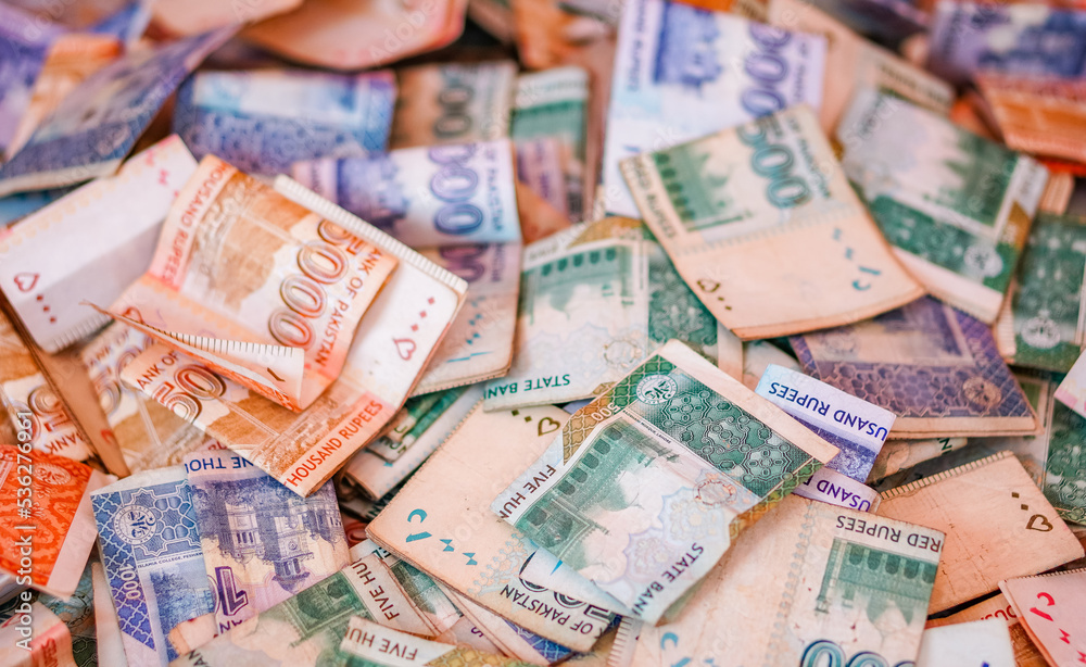 Bank notes Pakistani Rupees, Pakistani currency notes Stock Photo ...