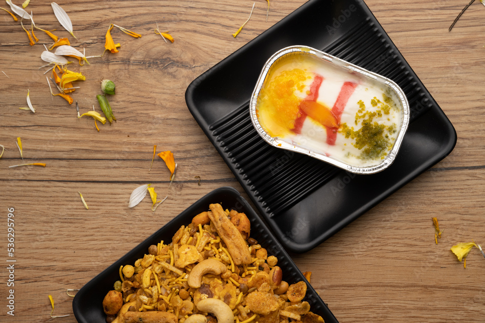 Foto de Indian Mithai Cham Cham Also Called Rasgulla Chomchom Or ...