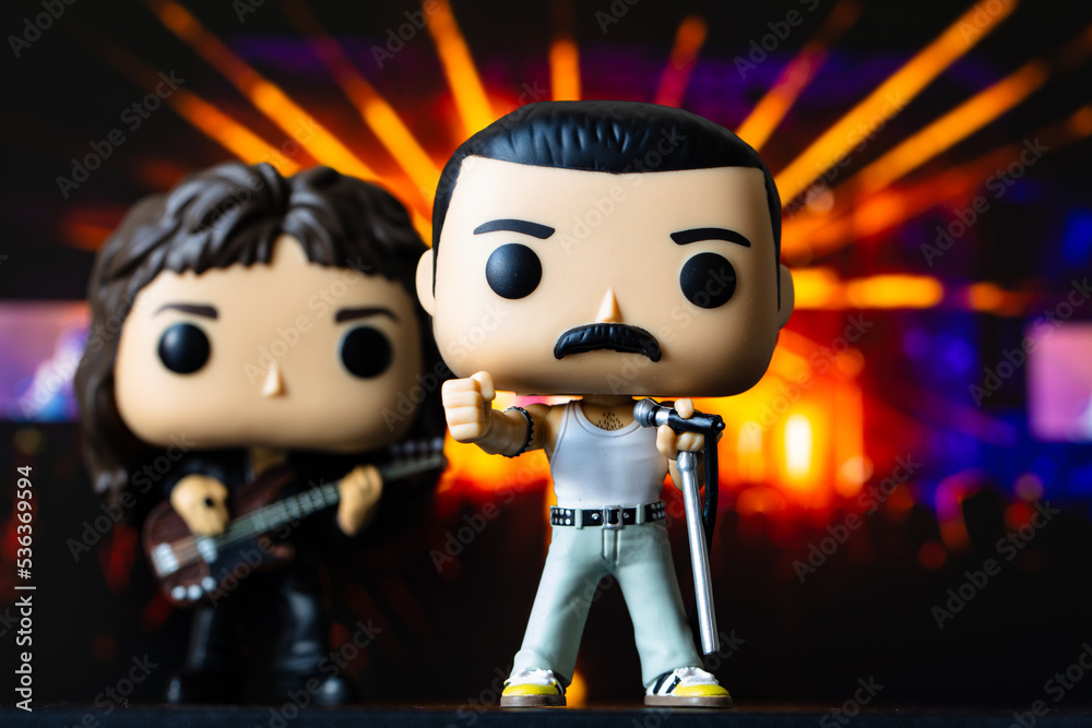 Funko POPO vinyl figures of Freddie Mercury and John Deacon(Queen) on ...
