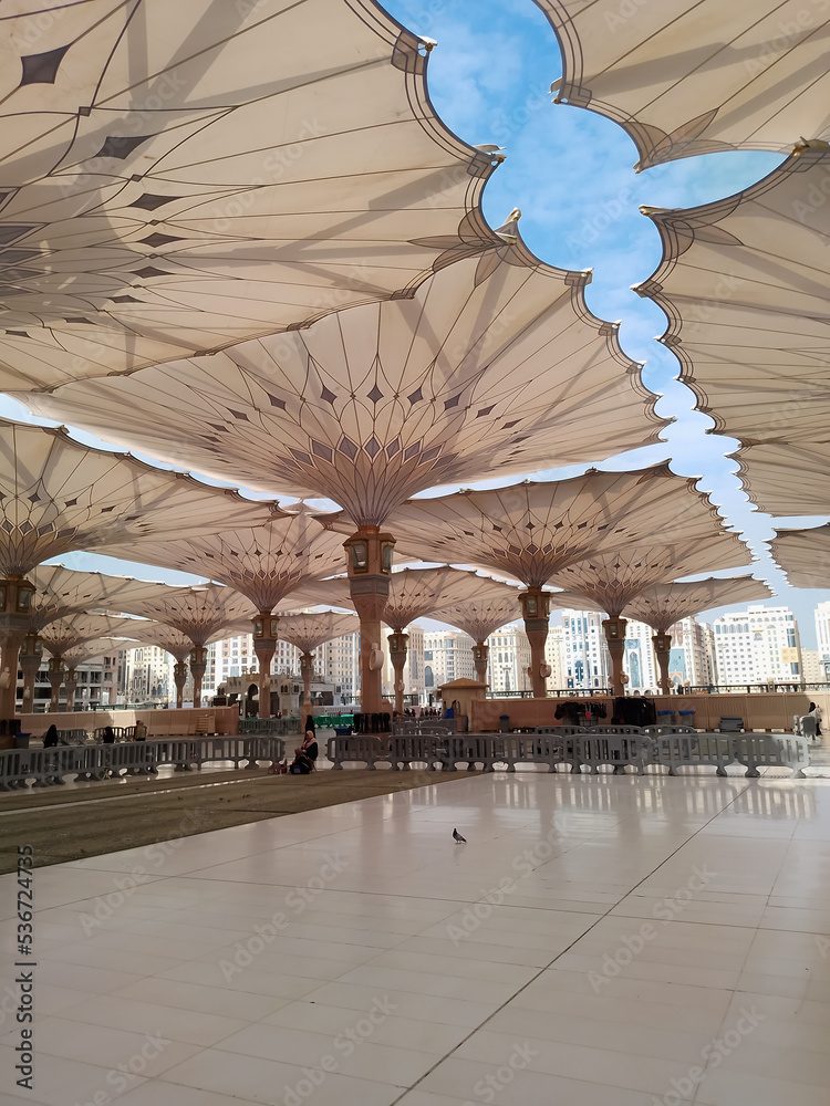 Fotografia do Stock: Medina, Saudi Arabia - October 07, 2022: Umbrella ...