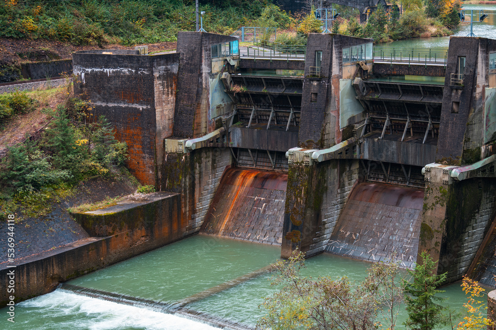 Das VERBUND-Kraftwerk Landl ist ein Laufkraftwerk an der Enns und ...