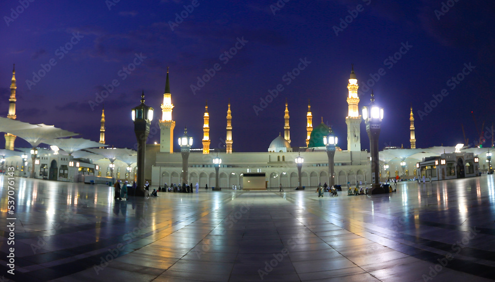 Al Masjid an Nabawi mosque beatuful sunset cloudy , Umra and Hajj ...
